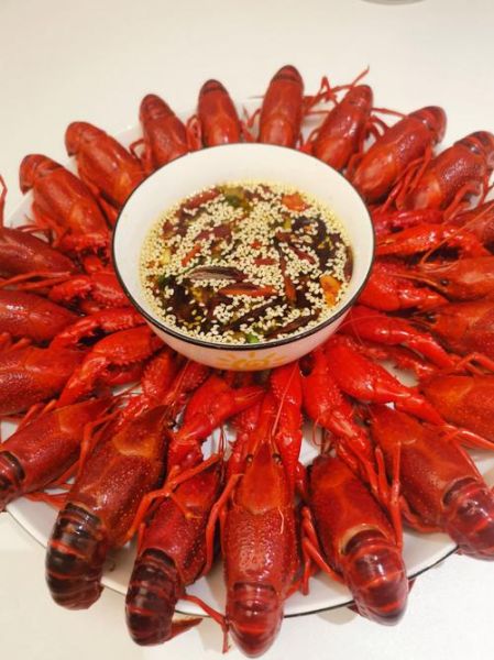 龙虾怎么吃_龙虾的正确吃法-第1张图片-山城妙识 龙虾怎么吃_龙虾的正确吃法-第1张图片-山城妙识