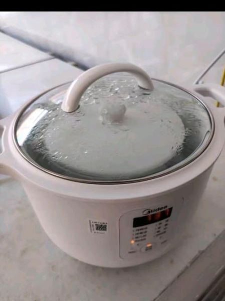 美的电炖锅怎么用_美的电炖锅第一次使用要注意什么-第1张图片-山城妙识