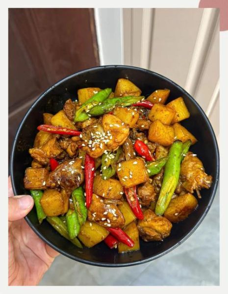 红烧鸡腿土豆怎么做_红烧鸡腿土豆需要焯水吗-第1张图片-山城妙识 红烧鸡腿土豆怎么做_红烧鸡腿土豆需要焯水吗-第1张图片-山城妙识