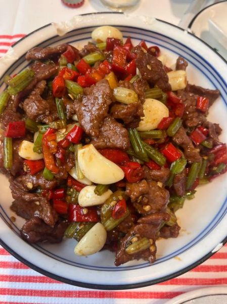 牛肉怎么炒才嫩滑_牛肉炒之前怎么处理-第1张图片-山城妙识