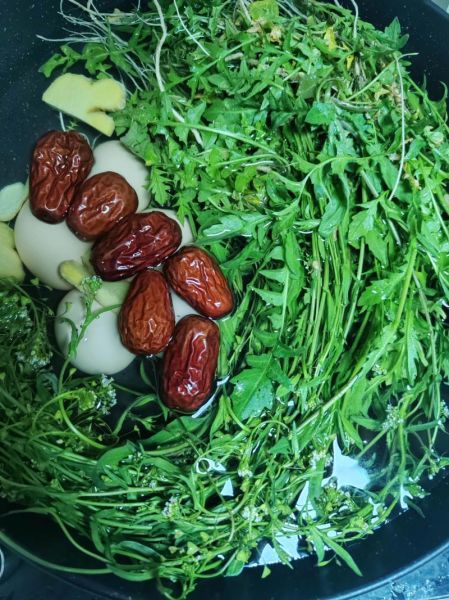 荠菜炒鸡蛋要不要焯水_荠菜炒鸡蛋焯水吗-第3张图片-山城妙识