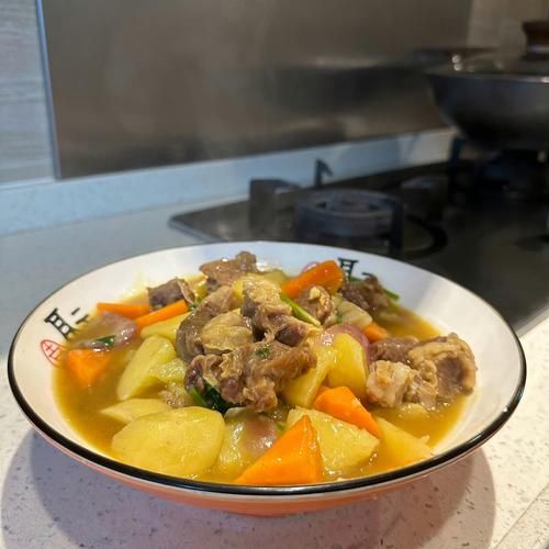 咖喱牛腩怎么做才好吃_咖喱牛腩用高压锅还是砂锅-第2张图片-山城妙识 咖喱牛腩怎么做才好吃_咖喱牛腩用高压锅还是砂锅-第2张图片-山城妙识