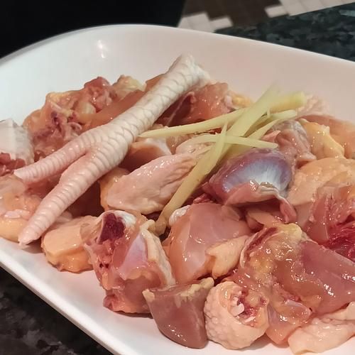 鸡火锅配菜有哪些_鸡火锅配菜怎么搭配-第1张图片-山城妙识 鸡火锅配菜有哪些_鸡火锅配菜怎么搭配-第1张图片-山城妙识