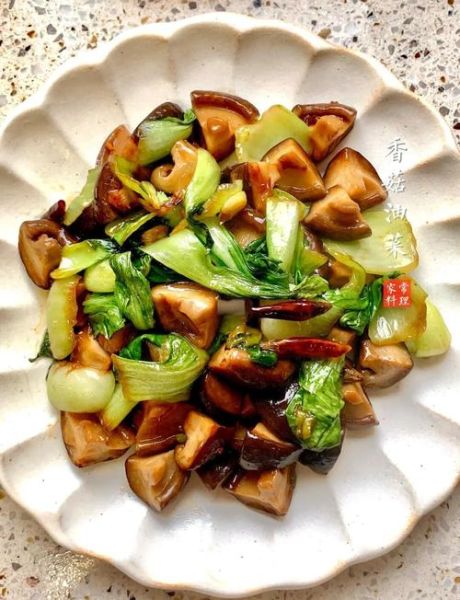 香菇油菜怎么炒好吃_家常香菇油菜的做法步骤-第1张图片-山城妙识