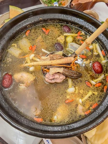 怎样炖鸡汤好吃_炖鸡汤放什么料更香-第1张图片-山城妙识