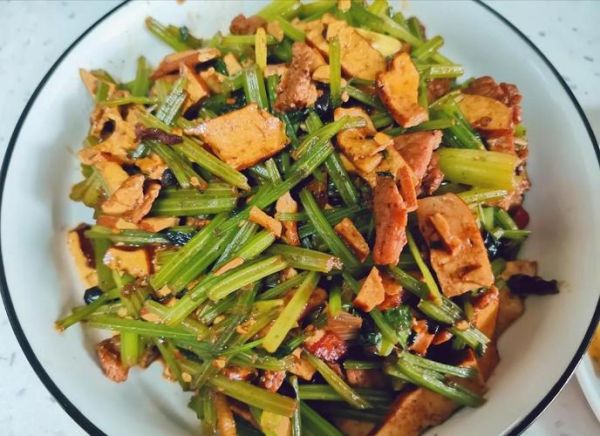 芹菜香干回锅肉怎么做_芹菜香干回锅肉的家常做法-第3张图片-山城妙识 芹菜香干回锅肉怎么做_芹菜香干回锅肉的家常做法-第3张图片-山城妙识