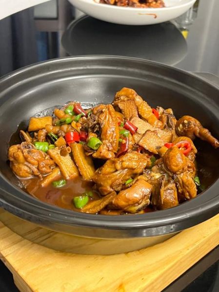 清炖鸡怎么炖好吃又营养_家常清炖鸡的正确做法-第1张图片-山城妙识