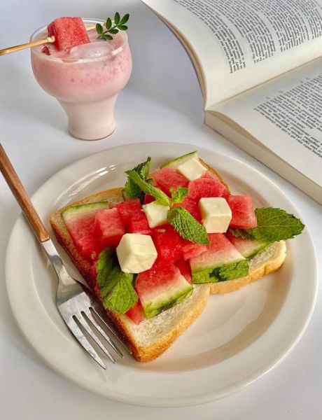 西瓜冰淇淋三明治怎么做_西瓜冰淇淋三明治热量高吗-第1张图片-山城妙识 西瓜冰淇淋三明治怎么做_西瓜冰淇淋三明治热量高吗-第1张图片-山城妙识