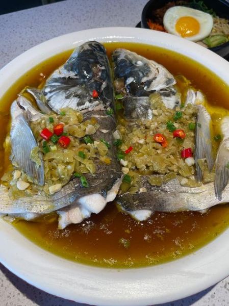 红烧鲢鱼头怎么做_鲢鱼头红烧去腥技巧-第1张图片-山城妙识 红烧鲢鱼头怎么做_鲢鱼头红烧去腥技巧-第1张图片-山城妙识