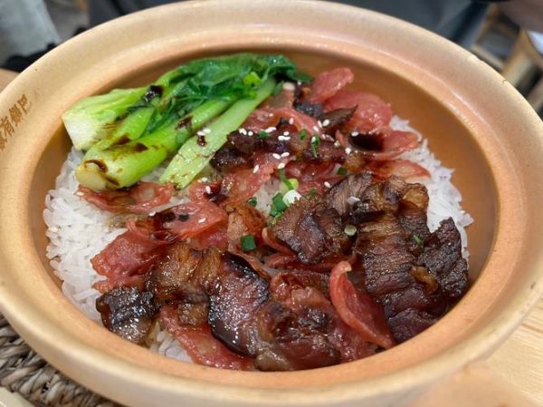 腊肉煲仔饭怎么做_腊肉煲仔饭家常做法-第1张图片-山城妙识 腊肉煲仔饭怎么做_腊肉煲仔饭家常做法-第1张图片-山城妙识