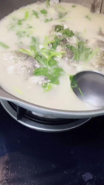 鲫鱼汤怎么炖好喝又营养丰富_鲫鱼汤炖多久才白-第1张图片-山城妙识 鲫鱼汤怎么炖好喝又营养丰富_鲫鱼汤炖多久才白-第1张图片-山城妙识