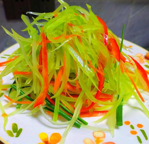 凉拌莴笋丝要不要焯水_莴笋丝焯水窍门-第3张图片-山城妙识 凉拌莴笋丝要不要焯水_莴笋丝焯水窍门-第3张图片-山城妙识