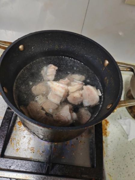 牛腩怎么炖才烂_牛腩焯水用冷水还是热水-第2张图片-山城妙识 牛腩怎么炖才烂_牛腩焯水用冷水还是热水-第2张图片-山城妙识