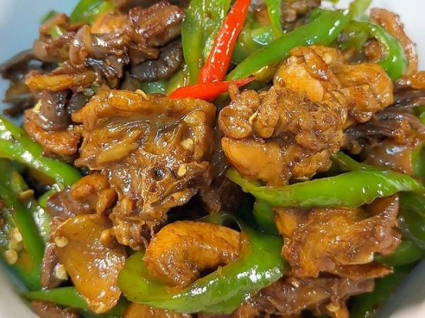 青椒辣子鸡怎么炒_辣子鸡用鸡腿还是整鸡-第3张图片-山城妙识