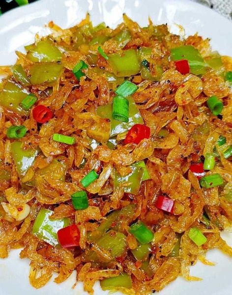 尖椒虾皮炒鸡蛋怎么做_尖椒虾皮炒鸡蛋热量高吗-第3张图片-山城妙识 尖椒虾皮炒鸡蛋怎么做_尖椒虾皮炒鸡蛋热量高吗-第3张图片-山城妙识