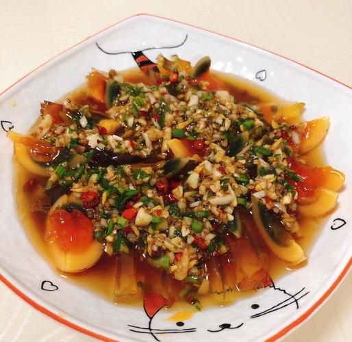 凉拌松花蛋怎么做_松花蛋凉拌需要焯水吗-第1张图片-山城妙识