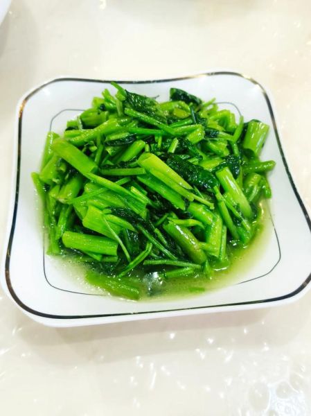 家常空心菜怎么炒_空心菜要不要焯水-第1张图片-山城妙识 家常空心菜怎么炒_空心菜要不要焯水-第1张图片-山城妙识