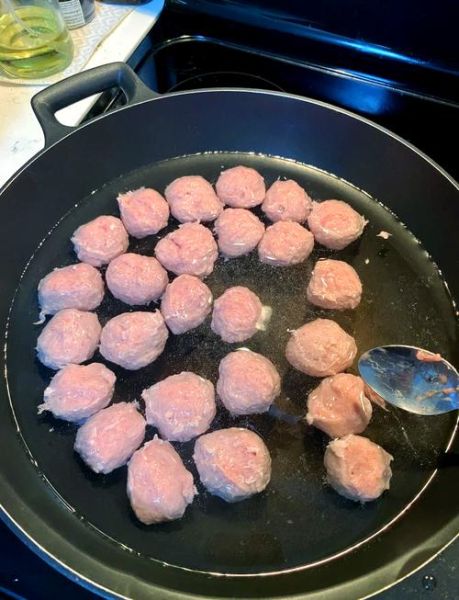 猪肉丸怎么做才弹牙_自制猪肉丸的配方比例-第1张图片-山城妙识