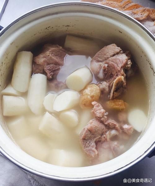 山药清炖排骨汤怎么做_山药排骨汤的功效与禁忌-第3张图片-山城妙识 山药清炖排骨汤怎么做_山药排骨汤的功效与禁忌-第3张图片-山城妙识