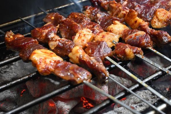 牛肉串怎么烤好吃又嫩_腌制秘诀-第1张图片-山城妙识