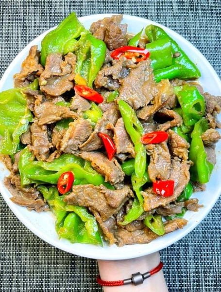 青椒牛肉丝怎么炒才嫩_青椒牛肉丝怎么炒好吃-第1张图片-山城妙识 青椒牛肉丝怎么炒才嫩_青椒牛肉丝怎么炒好吃-第1张图片-山城妙识