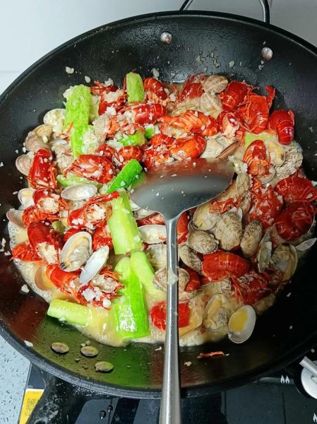 蒜蓉花甲怎么炒不腥_蒜蓉花甲需要焯水吗-第3张图片-山城妙识 蒜蓉花甲怎么炒不腥_蒜蓉花甲需要焯水吗-第3张图片-山城妙识