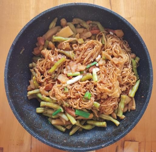 土豆焖面怎么做才入味_土豆焖面不粘锅的秘诀-第1张图片-山城妙识 土豆焖面怎么做才入味_土豆焖面不粘锅的秘诀-第1张图片-山城妙识