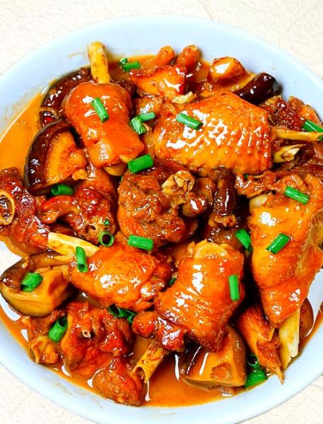 香菇炖鸡汤怎么炖好喝_香菇炖鸡汤视频教程-第1张图片-山城妙识 香菇炖鸡汤怎么炖好喝_香菇炖鸡汤视频教程-第1张图片-山城妙识