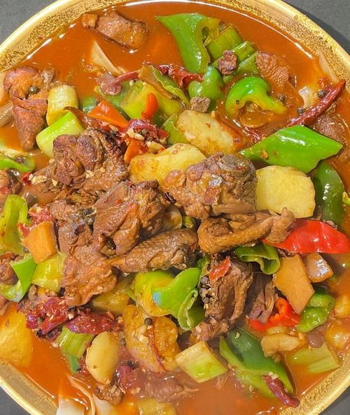 河南大盘鸡怎么做才正宗_正宗大盘鸡用哪种鸡-第1张图片-山城妙识 河南大盘鸡怎么做才正宗_正宗大盘鸡用哪种鸡-第1张图片-山城妙识