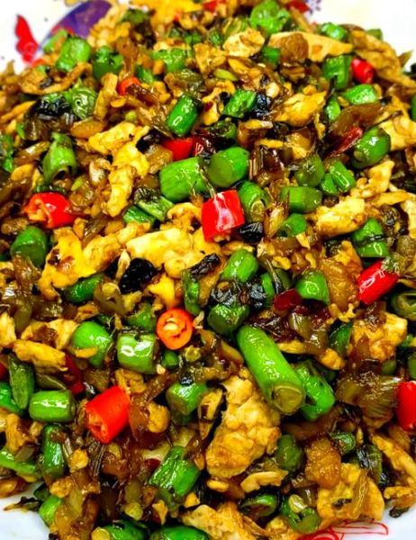 外婆菜炒鸡蛋怎么做_外婆菜炒鸡蛋的家常做法-第1张图片-山城妙识