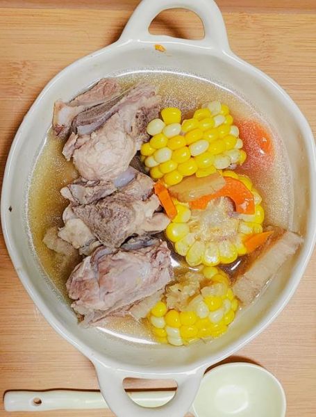 玉米龙骨汤的功效与作用_适合哪些人喝-第2张图片-山城妙识