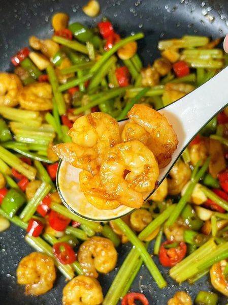 家常香辣虾仁怎么做_香辣虾仁简单做法-第3张图片-山城妙识