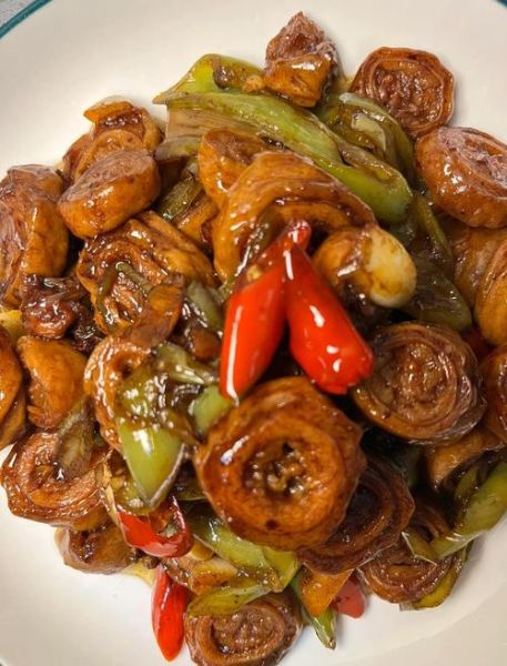 尖椒溜肥肠放醋吗_尖椒溜肥肠要不要放醋-第1张图片-山城妙识 尖椒溜肥肠放醋吗_尖椒溜肥肠要不要放醋-第1张图片-山城妙识