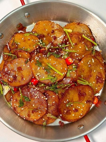 干锅土豆片炒肉怎么做_干锅土豆片炒肉用什么肉-第1张图片-山城妙识 干锅土豆片炒肉怎么做_干锅土豆片炒肉用什么肉-第1张图片-山城妙识