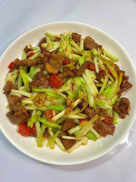 韭黄炒肉丝怎么做_韭黄炒肉丝家常做法-第2张图片-山城妙识 韭黄炒肉丝怎么做_韭黄炒肉丝家常做法-第2张图片-山城妙识