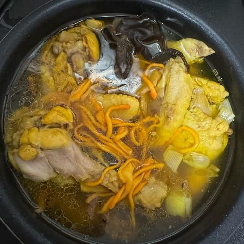 清炖鸡里面放什么配菜_清炖鸡配菜有哪些-第1张图片-山城妙识 清炖鸡里面放什么配菜_清炖鸡配菜有哪些-第1张图片-山城妙识