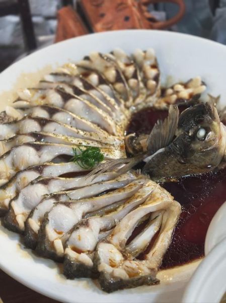 武昌鱼怎么做好吃_武昌鱼做法大全拼盘-第1张图片-山城妙识