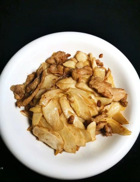 茭白怎么做好吃_茭白炒肉片家常做法-第1张图片-山城妙识 茭白怎么做好吃_茭白炒肉片家常做法-第1张图片-山城妙识