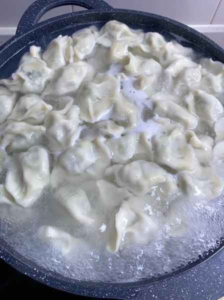 手工饺子皮怎么做才筋道_自制饺子皮不裂的秘诀-第1张图片-山城妙识 手工饺子皮怎么做才筋道_自制饺子皮不裂的秘诀-第1张图片-山城妙识