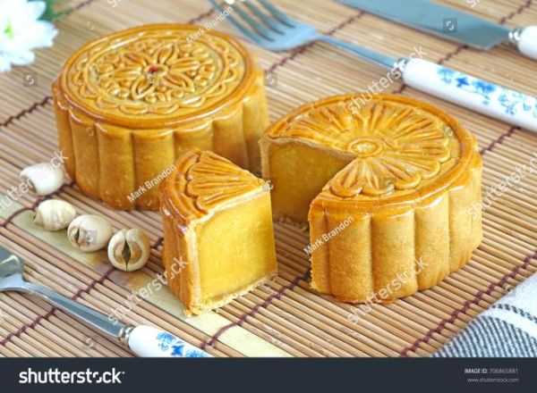 traditional_mooncake_flavors_vs_modern_varieties-第1张图片-山城妙识 traditional_mooncake_flavors_vs_modern_varieties-第1张图片-山城妙识