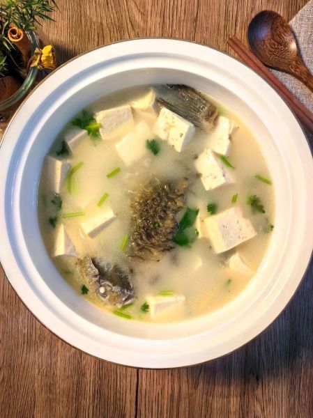 怎样炖鲫鱼汤_鲫鱼汤怎么炖才白-第1张图片-山城妙识 怎样炖鲫鱼汤_鲫鱼汤怎么炖才白-第1张图片-山城妙识