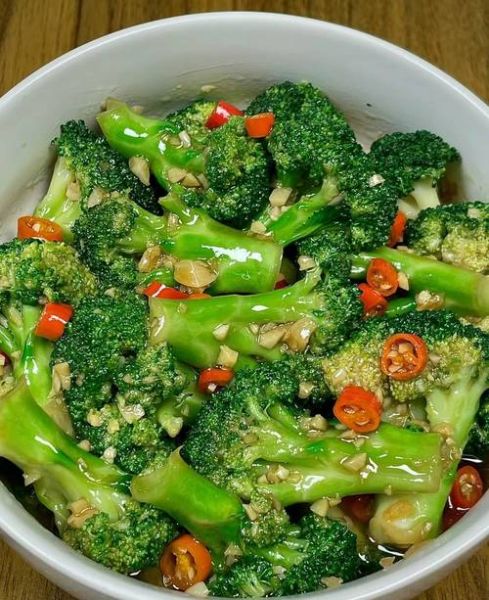 素炒西兰花怎么炒好吃_西兰花炒多久才脆-第1张图片-山城妙识 素炒西兰花怎么炒好吃_西兰花炒多久才脆-第1张图片-山城妙识