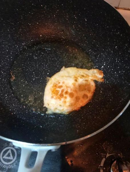 摊鸡蛋怎么不粘锅_摊鸡蛋需要几分钟-第1张图片-山城妙识 摊鸡蛋怎么不粘锅_摊鸡蛋需要几分钟-第1张图片-山城妙识