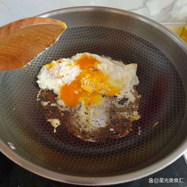 摊鸡蛋怎么不粘锅_摊鸡蛋需要几分钟-第2张图片-山城妙识 摊鸡蛋怎么不粘锅_摊鸡蛋需要几分钟-第2张图片-山城妙识