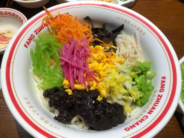 老北京炸酱面菜码有哪些_正宗菜码怎么搭配-第1张图片-山城妙识 老北京炸酱面菜码有哪些_正宗菜码怎么搭配-第1张图片-山城妙识