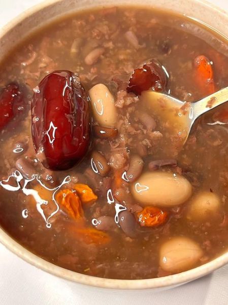 红豆糯米粥的功效与作用_红豆糯米粥能减肥吗-第3张图片-山城妙识 红豆糯米粥的功效与作用_红豆糯米粥能减肥吗-第3张图片-山城妙识