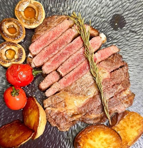 牛排用什么油煎好吃_煎牛排用什么油最香-第1张图片-山城妙识