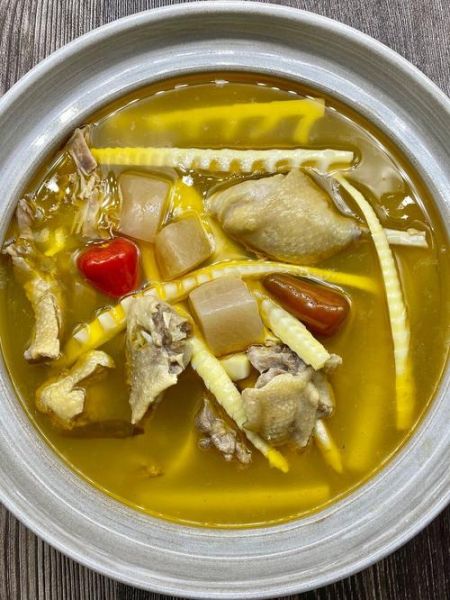 鸭汤怎么炖好喝又简单_鸭汤去腥增鲜技巧-第1张图片-山城妙识 鸭汤怎么炖好喝又简单_鸭汤去腥增鲜技巧-第1张图片-山城妙识