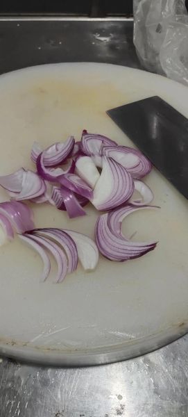 洋葱怎么切丁_洋葱切丁不流泪的方法-第2张图片-山城妙识 洋葱怎么切丁_洋葱切丁不流泪的方法-第2张图片-山城妙识