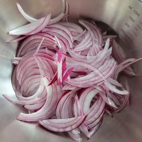 洋葱怎么切丁_洋葱切丁不流泪的方法-第1张图片-山城妙识 洋葱怎么切丁_洋葱切丁不流泪的方法-第1张图片-山城妙识